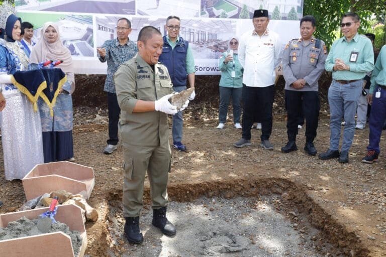 Bupati Luwu Timur Letakkan Batu Pertama Pembangunan Gedung Politeknik ...